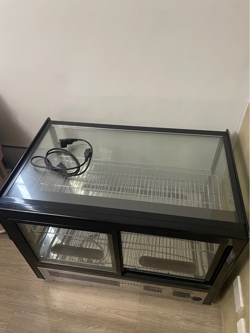 CT Concept Display Chiller (for food or pastries), Furniture & Home ...