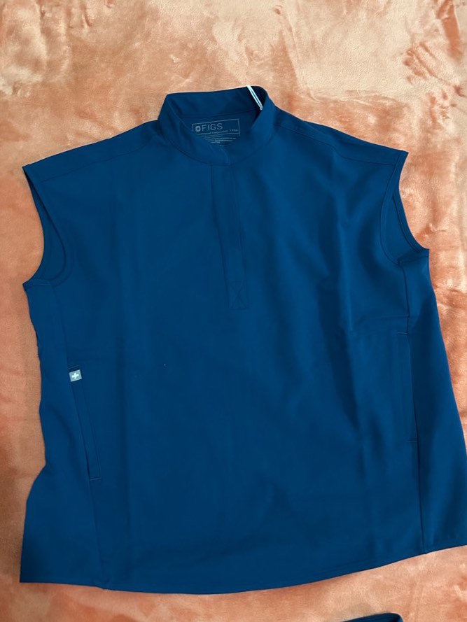 Figs Deep Reef Set XXS, Women's Fashion, Tops, Others Tops on Carousell