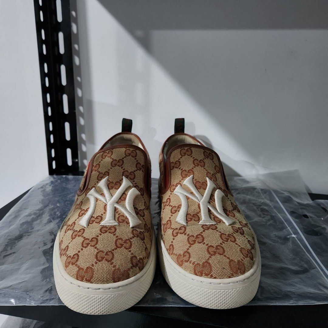 *Gucci X Yankees NY Logo Slip On*, Fesyen Pria, Sepatu , Sandal di Carousell