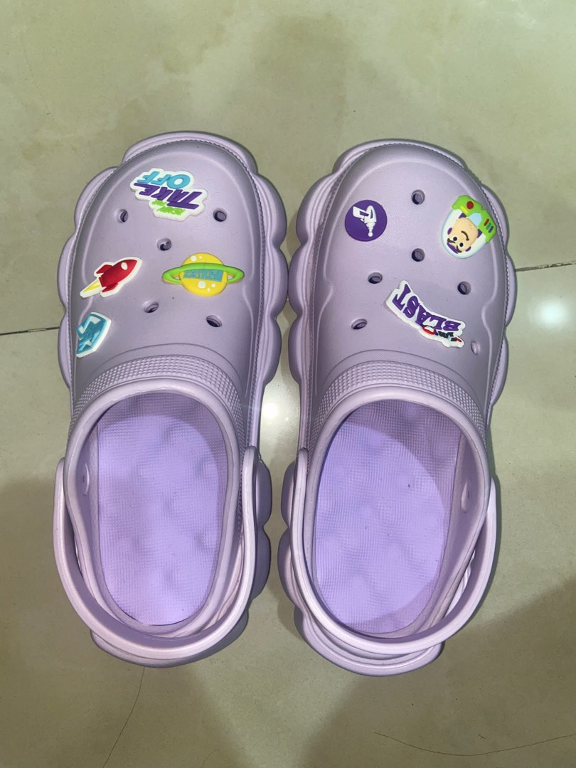 MINISO CLOG SANDALS BUZZ LIGHTYEAR, Fesyen Pria, Sepatu , Sandal di ...