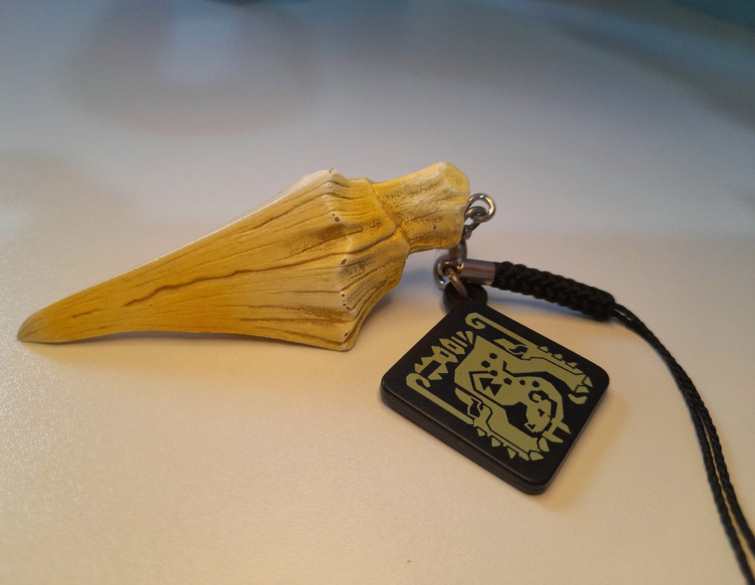 Monster hunter BARIOTH CLAW, Hobbies & Toys, Toys & Games on Carousell