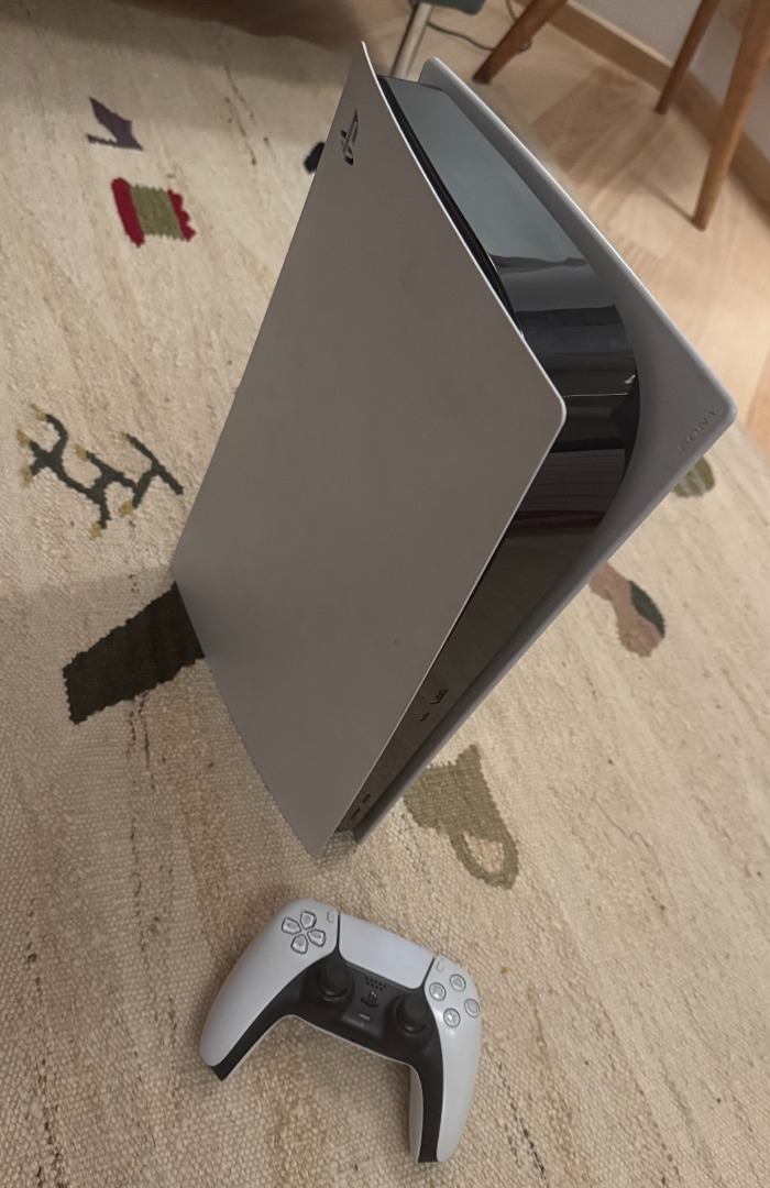 playstation 5 // PS5 Disc Version // launch edition // 1TB, Video ...