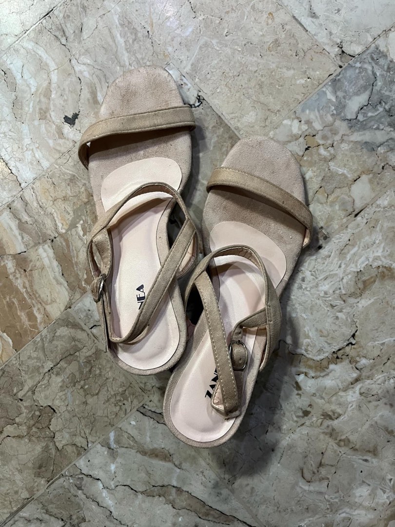 Zanea Heels - W8, Women's Fashion, Footwear, Heels on Carousell