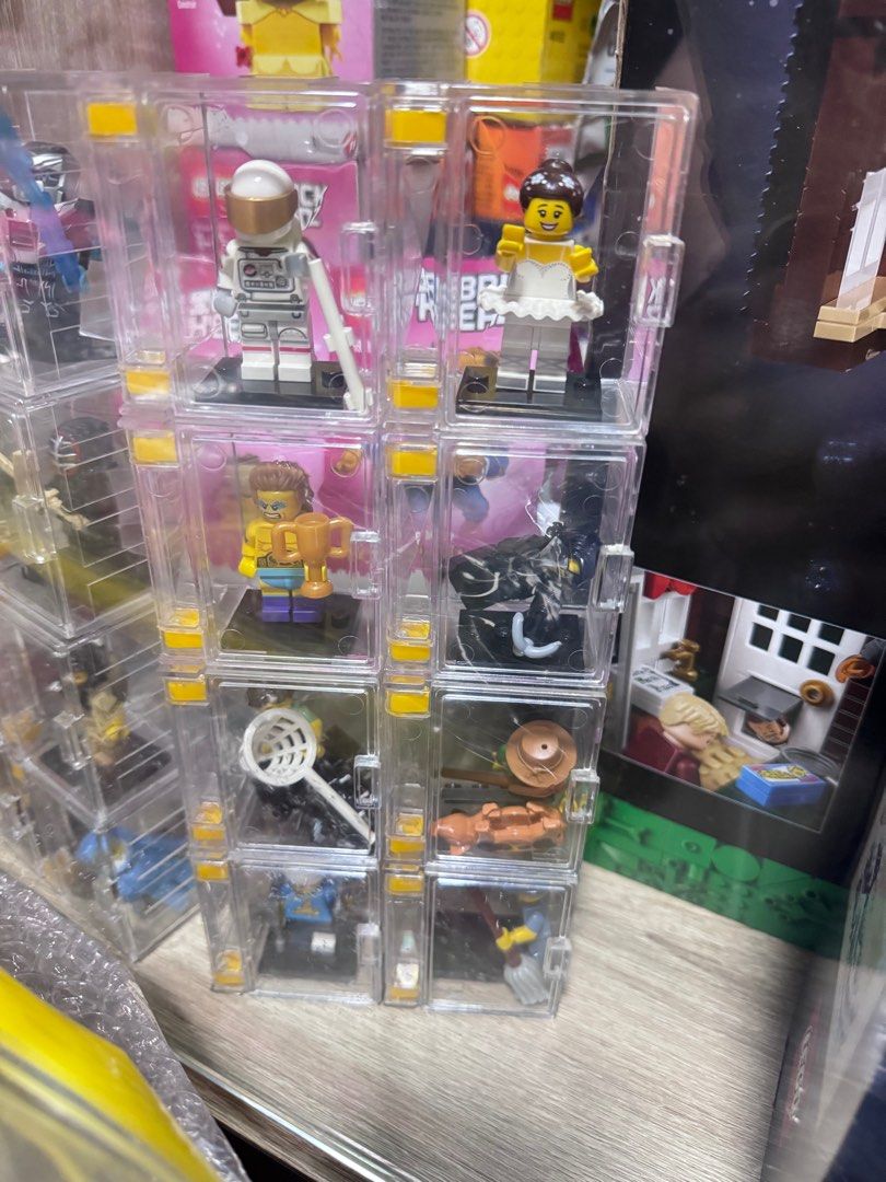 Acrylic display case/organiser for all minifigures (e.g. Lego, blind ...
