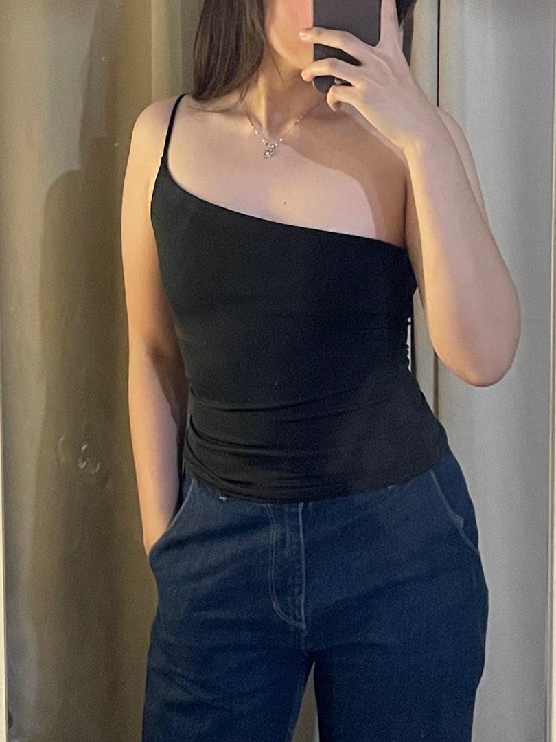 BSCO Vashti Asymmetrical Top Black, Women's Fashion, Tops, Sleeveless ...