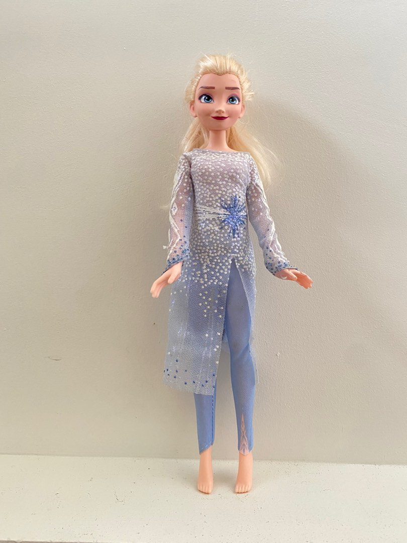 Frozen Elsa (Batt-Op), Hobbies & Toys, Toys & Games on Carousell