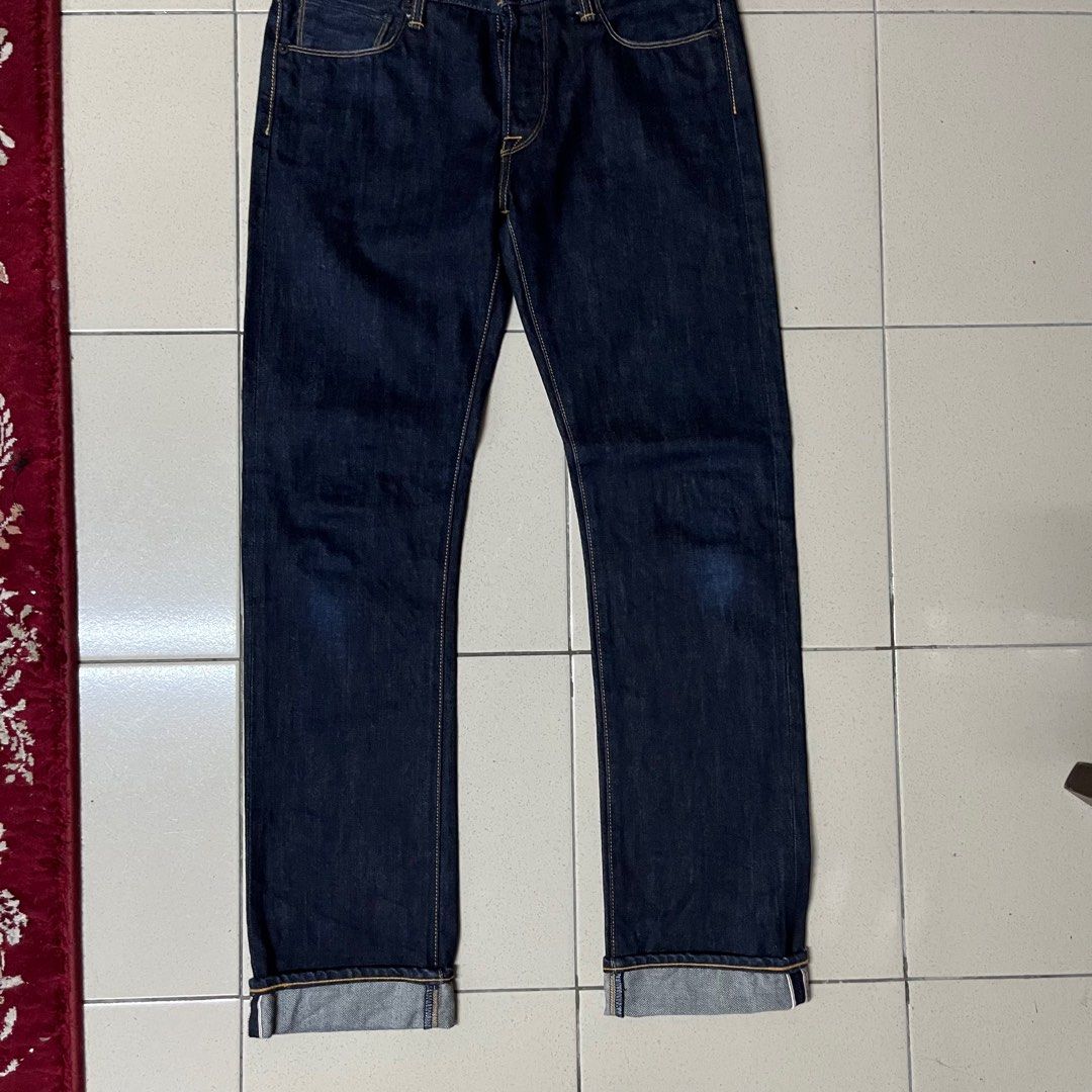 GRAPHITE jeans saiz 33, Men's Fashion, Bottoms, Jeans on Carousell