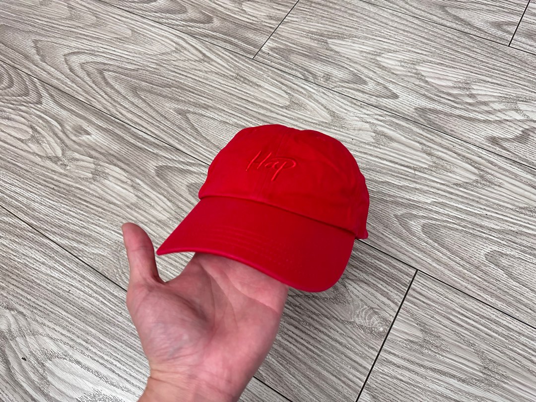 HAP RED CAP, 男裝, 手錶及配件, 棒球帽、帽 - Carousell