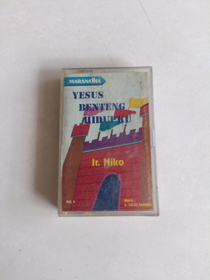 kaset pita jadul Yesus benteng hidupku, Musik & Media, CD, DVD ...