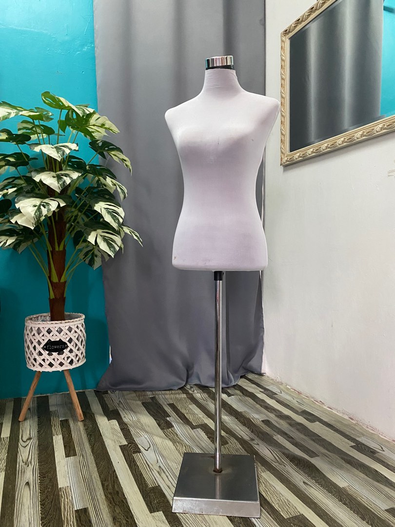 Mannequin with stand (patung display), Women's Fashion, Activewear on ...