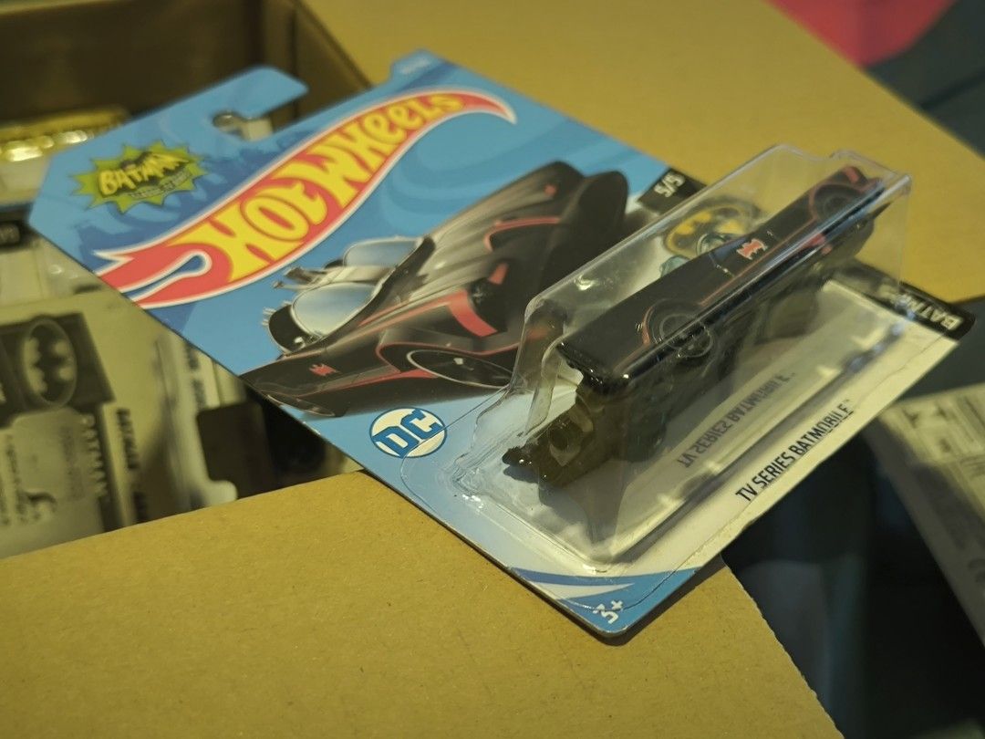 New TV Series Batmobile Batman DC Red Lines Hot Wheels HotWheels Car ...