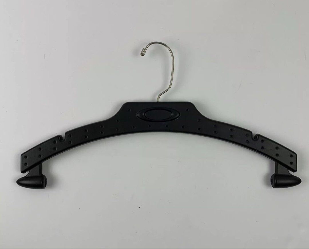 Oakley Hanger Official Store ( Solomon / New Balance / Colombia / TNF ...