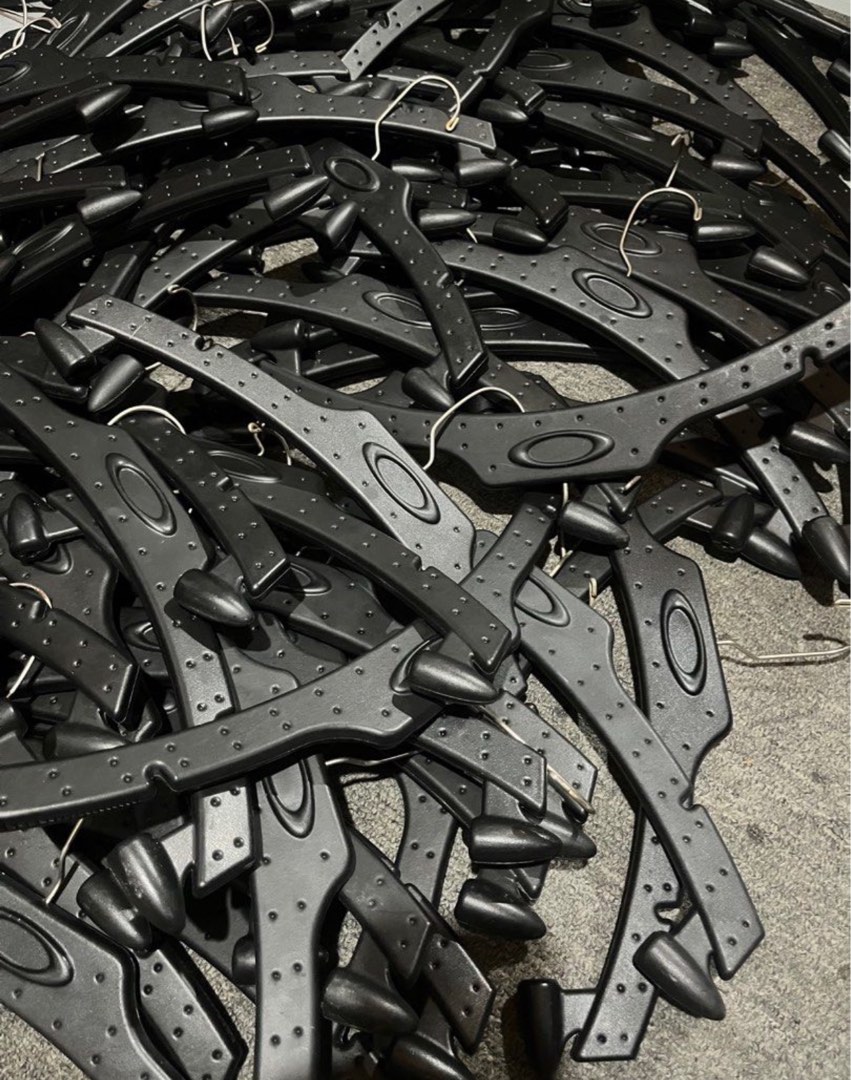 Oakley Hanger Official Store ( Solomon / New Balance / Colombia / TNF ...