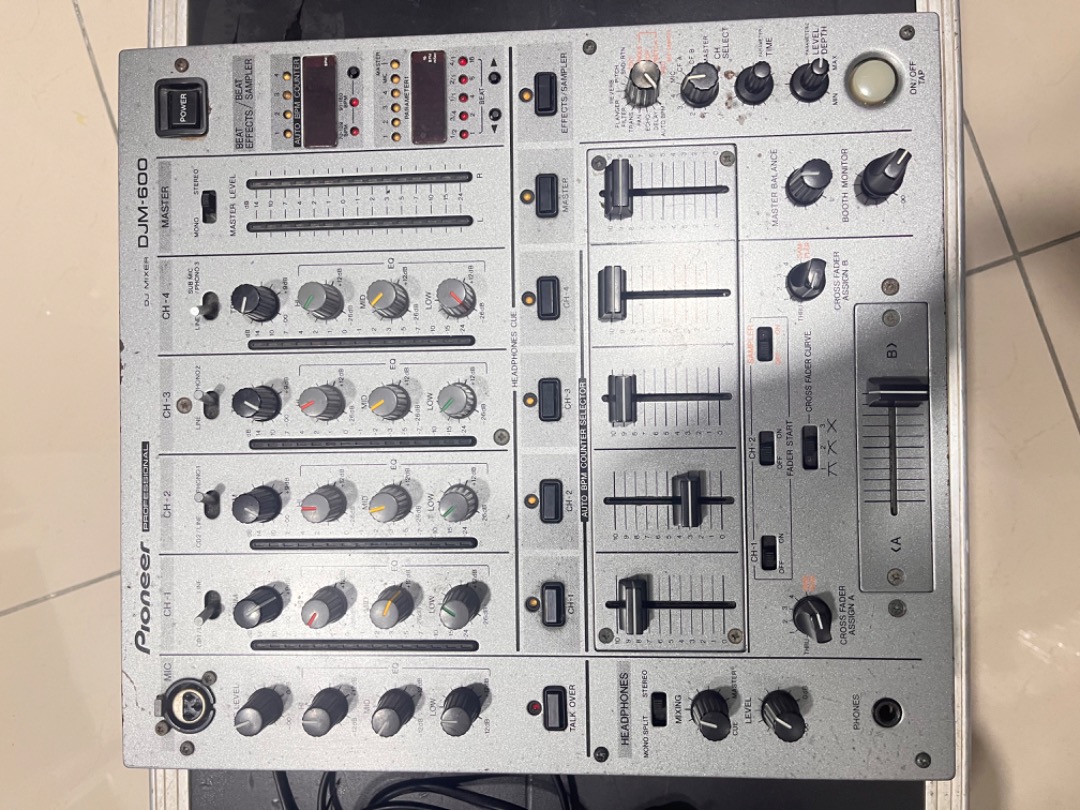 Pioneer DJM 600 DJ Mixer, Audio, Other Audio Equipment on Carousell