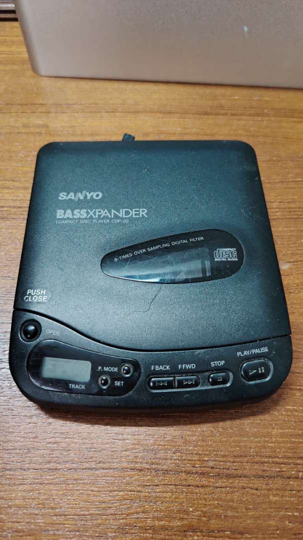Sanyo portable CD player, Audio, Portable Music Players on Carousell