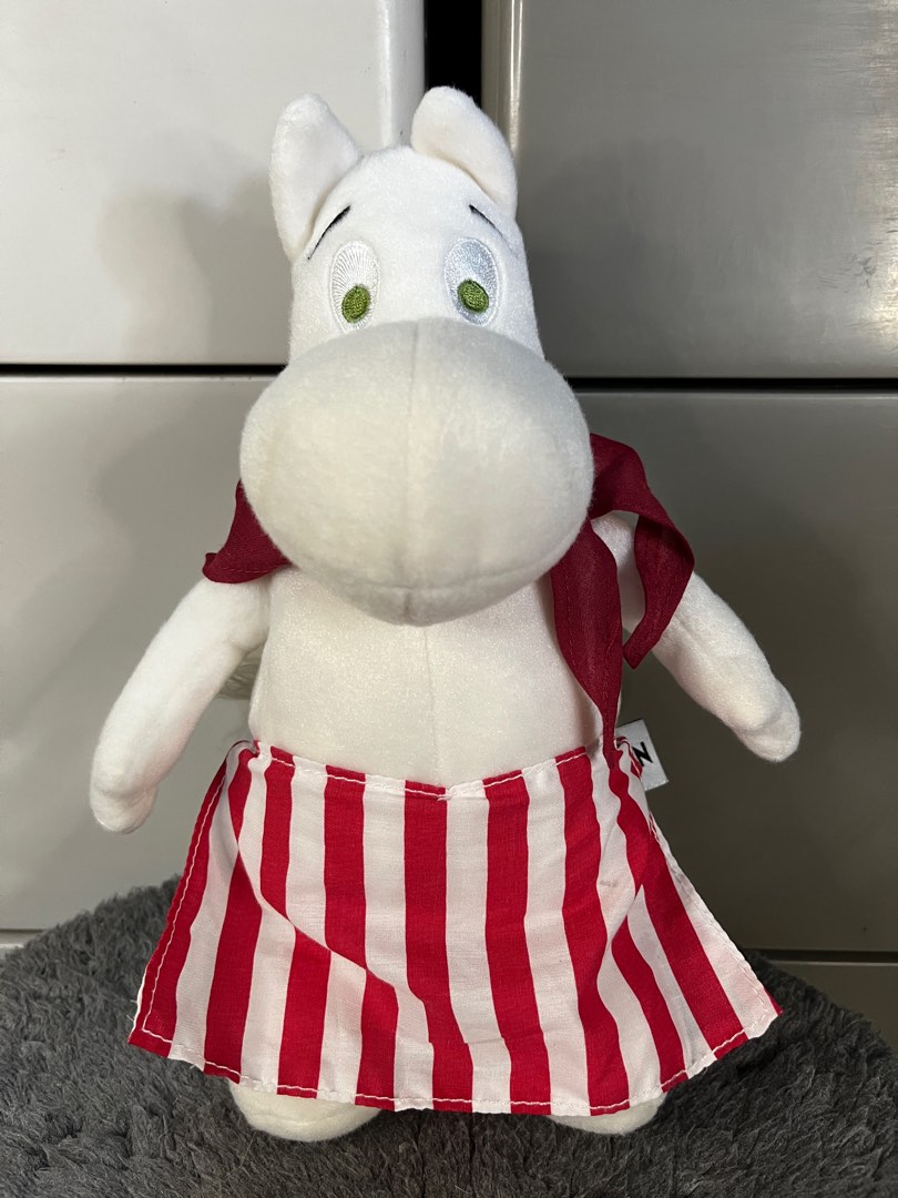 Tove Jansson Moomin Series: Moominmamma White Plush/Stufftoy, Hobbies ...