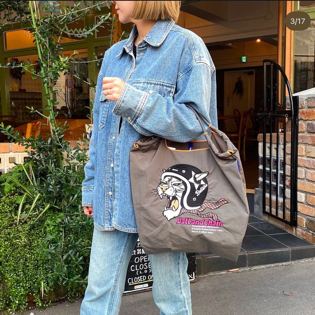 Ball & Chain Helmet Tiger Tote Bag-Medium-Gray, Women's Fashion, Bags ...