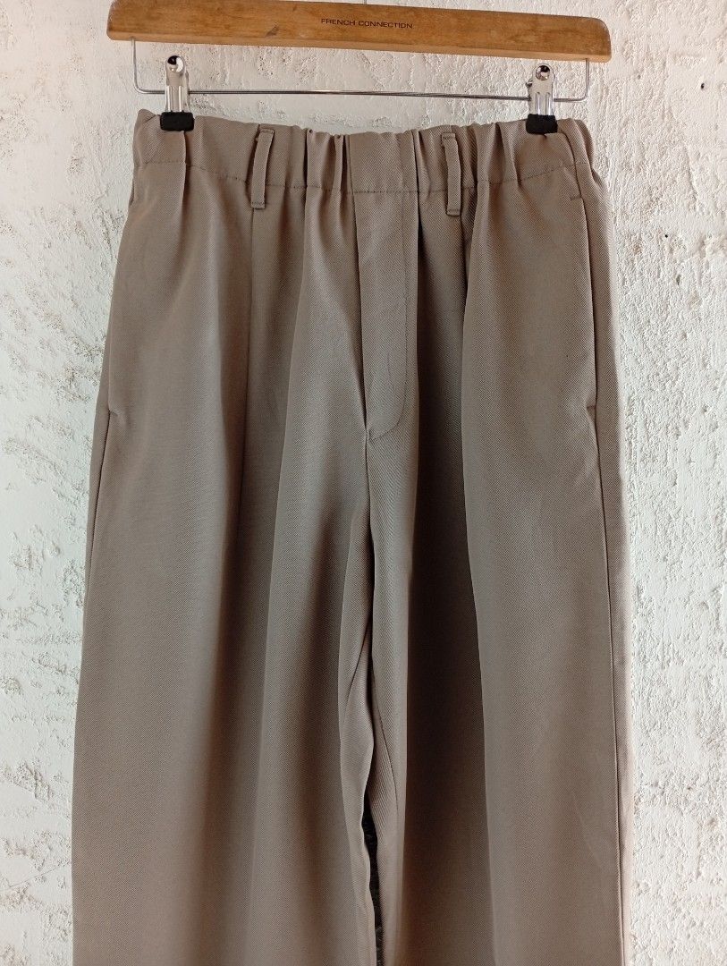 Gu buy uniqlo baggy pants unisex ankle leg, Men's Fashion, Bottoms ...