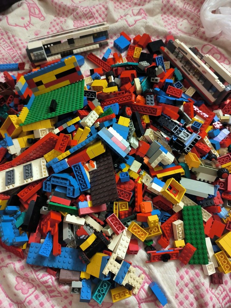 Lego loose mix 2.8kg, Hobbies & Toys, Toys & Games on Carousell