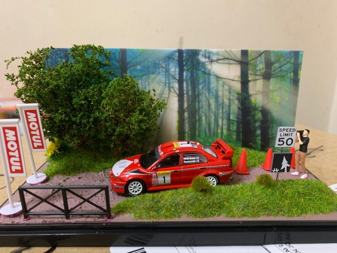 Mini Diorama 1/64 Rally / Off-Road MoreArt 1:64 Green Field Forest Car ...
