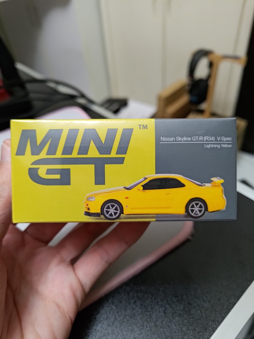 Mini GT Nissan Skyline GT-R (R34) V-Spec Lightning Yellow #762, Hobbies ...