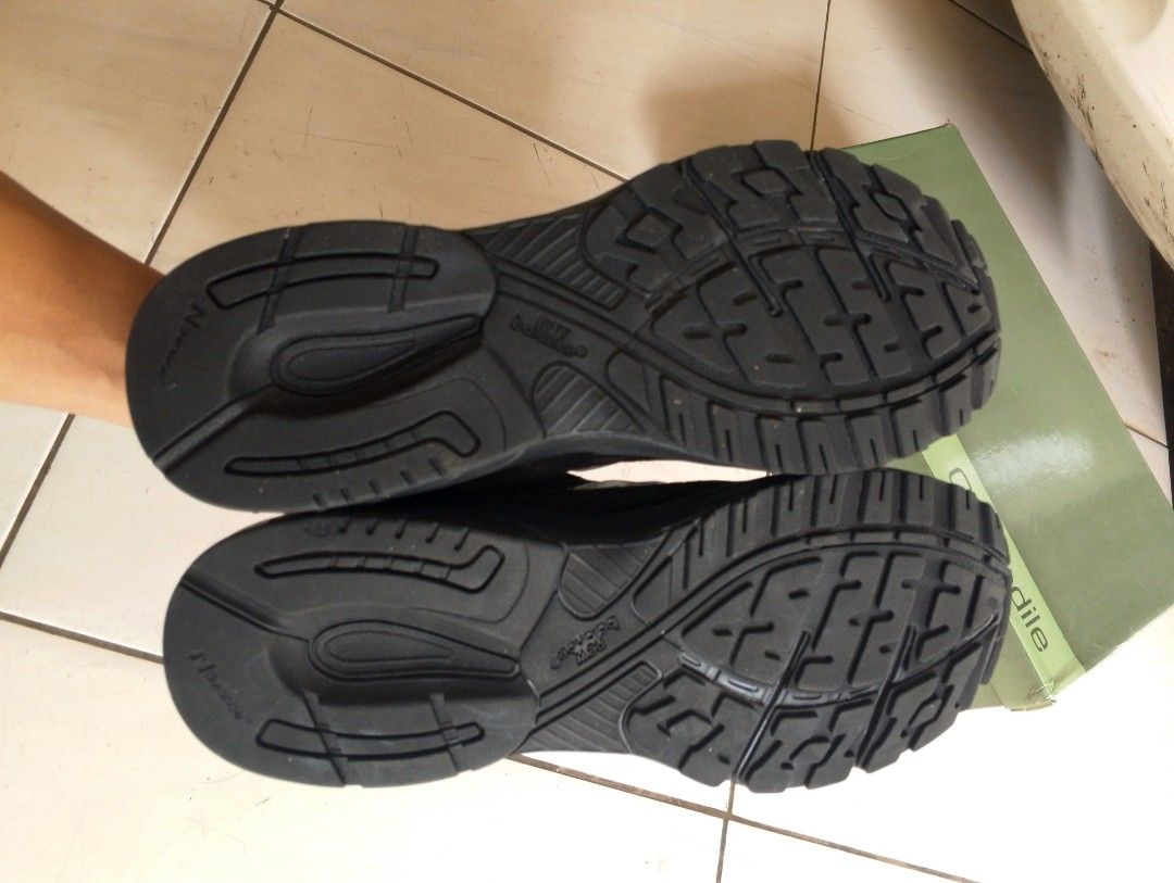 Sepatu second new balance 993 size 42 original Made in USA, Fesyen Pria ...