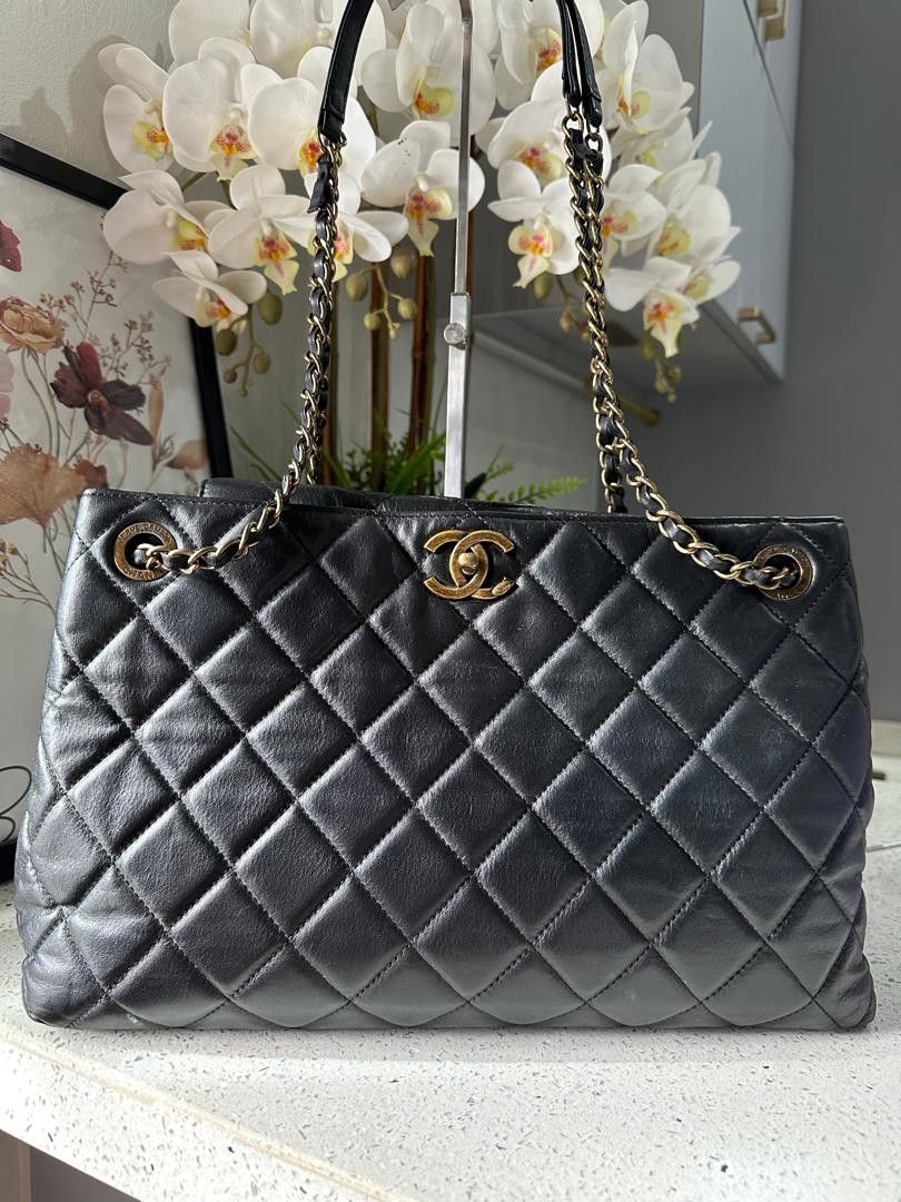 Vintage channel tote, Women's Fashion, Bags & Wallets, Shoulder Bags on ...