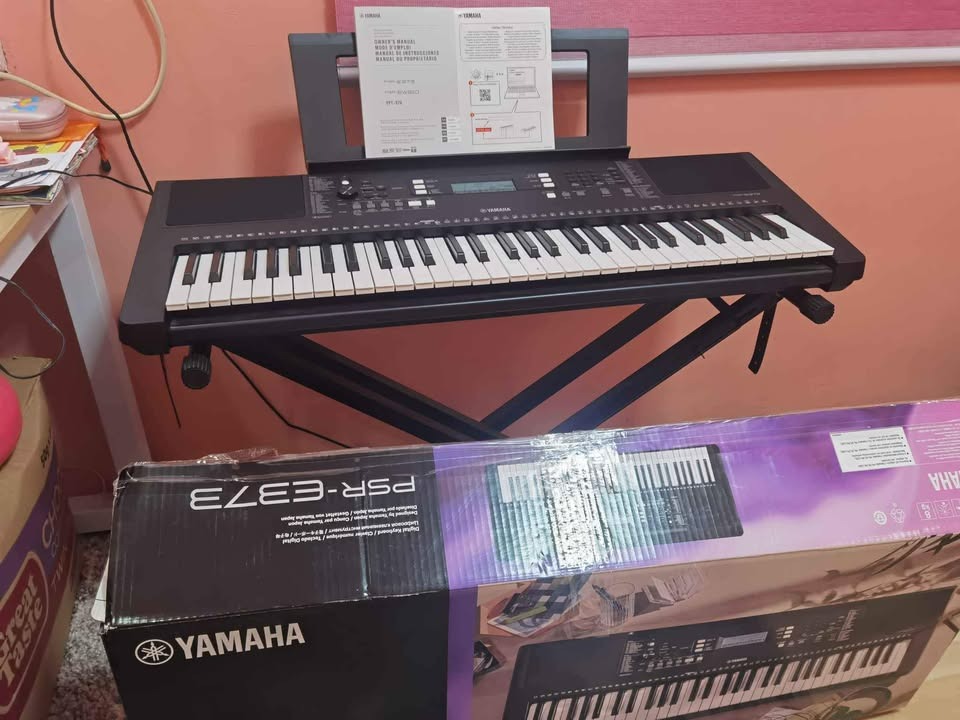 Yamaha PSR 373 Keyboard - Excellent Condition! with Box No ISSUE ...