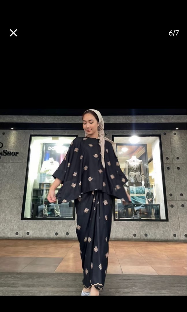 Yasmin Azhar Kurung Pario, Women's Fashion, Muslimah Fashion, Baju ...