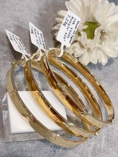 charriol bangle 18k pawnable View all charriol bangle 18k pawnable ads in Carousell Philippines