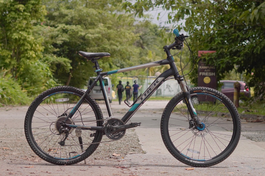 Refurbished Trek 4300 Disc MTB hardtail (XL / 21.5"), Sports Equipment ...