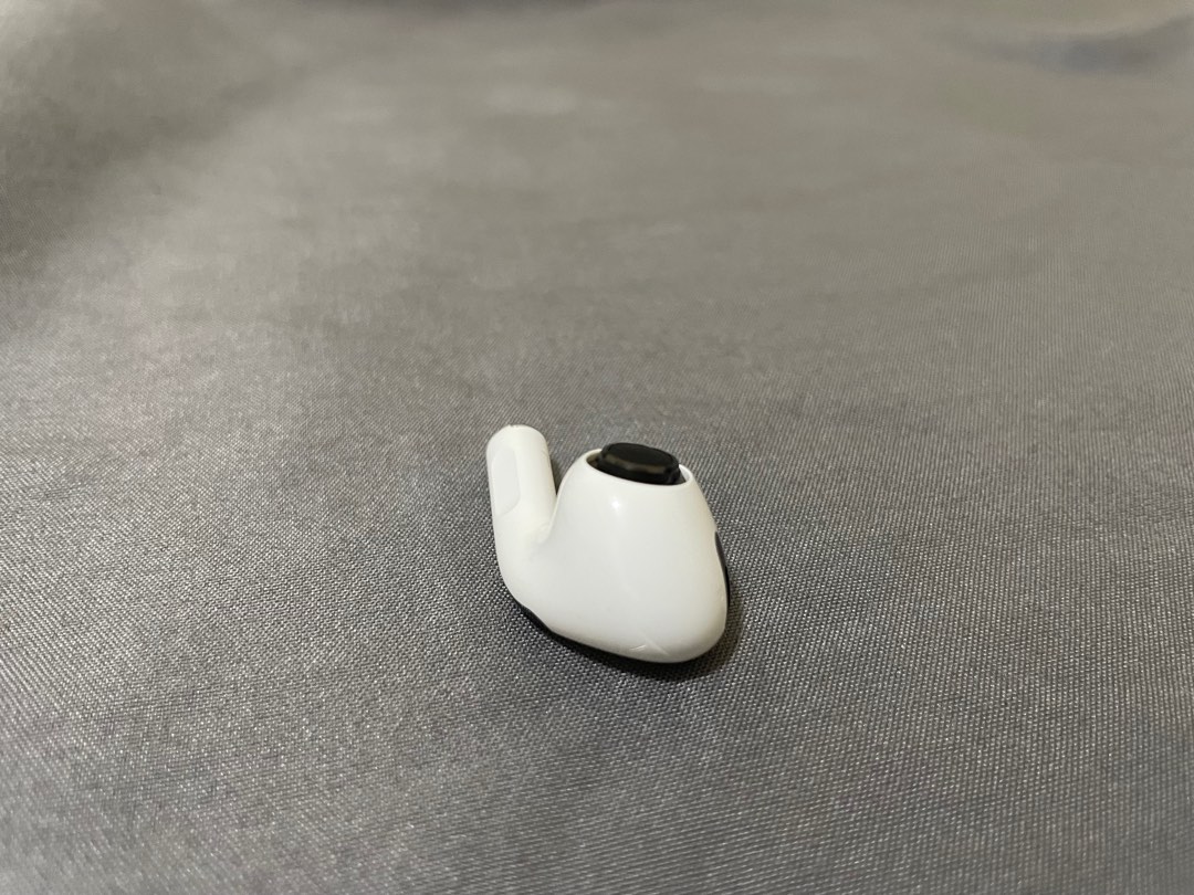AirPods Pro (1st Gen) Left Bud, Audio, Earphones on Carousell
