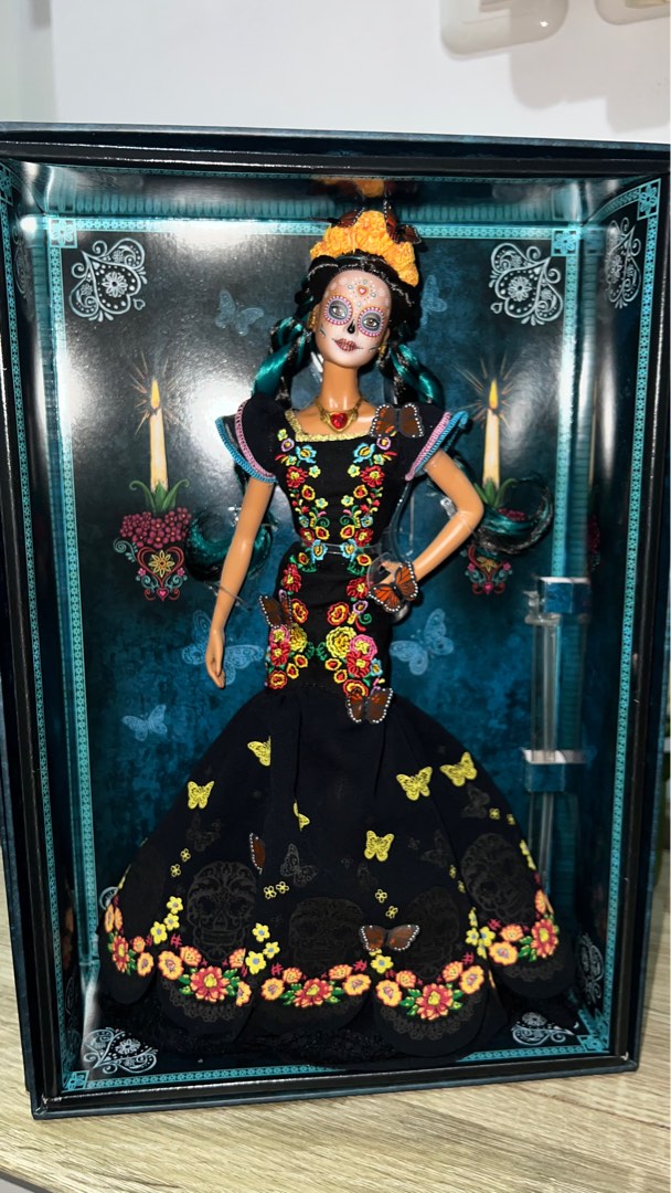 BARBIE SIGNATURE DIA DE MUERTOS, Toys & Collectibles, Lainnya di Carousell