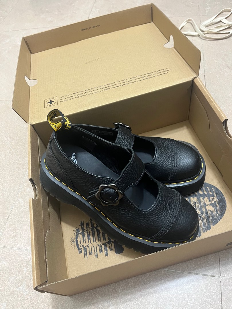 Dr martens ADDINA FLOWER BUCKLE LEATHER PLATFORM SHOES, 女裝, 鞋, 厚底鞋 ...