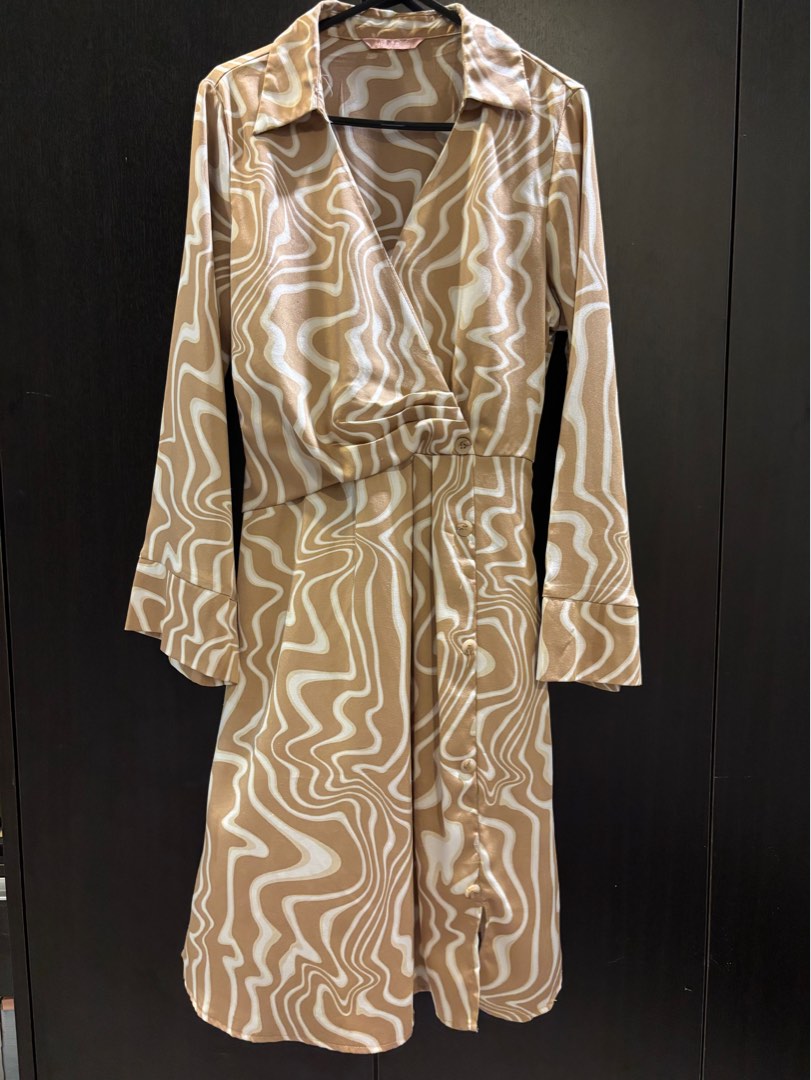 Filanto Midi Dress, Women's Fashion, Dresses & Sets, Dresses on Carousell