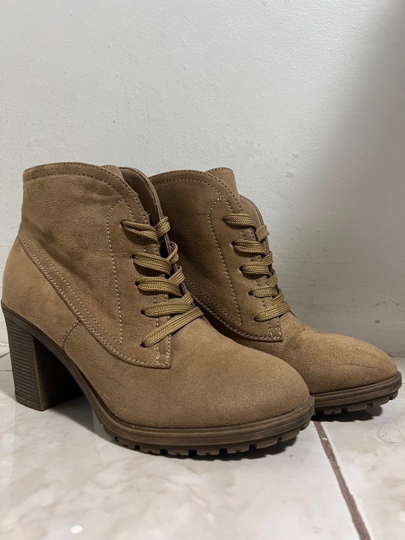Stylish Gibi Boots |Almost New Condition, Women's Fashion, Footwear ...