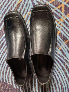 Kasut Hitam, Men's Fashion, Footwear, Dress shoes on Carousell