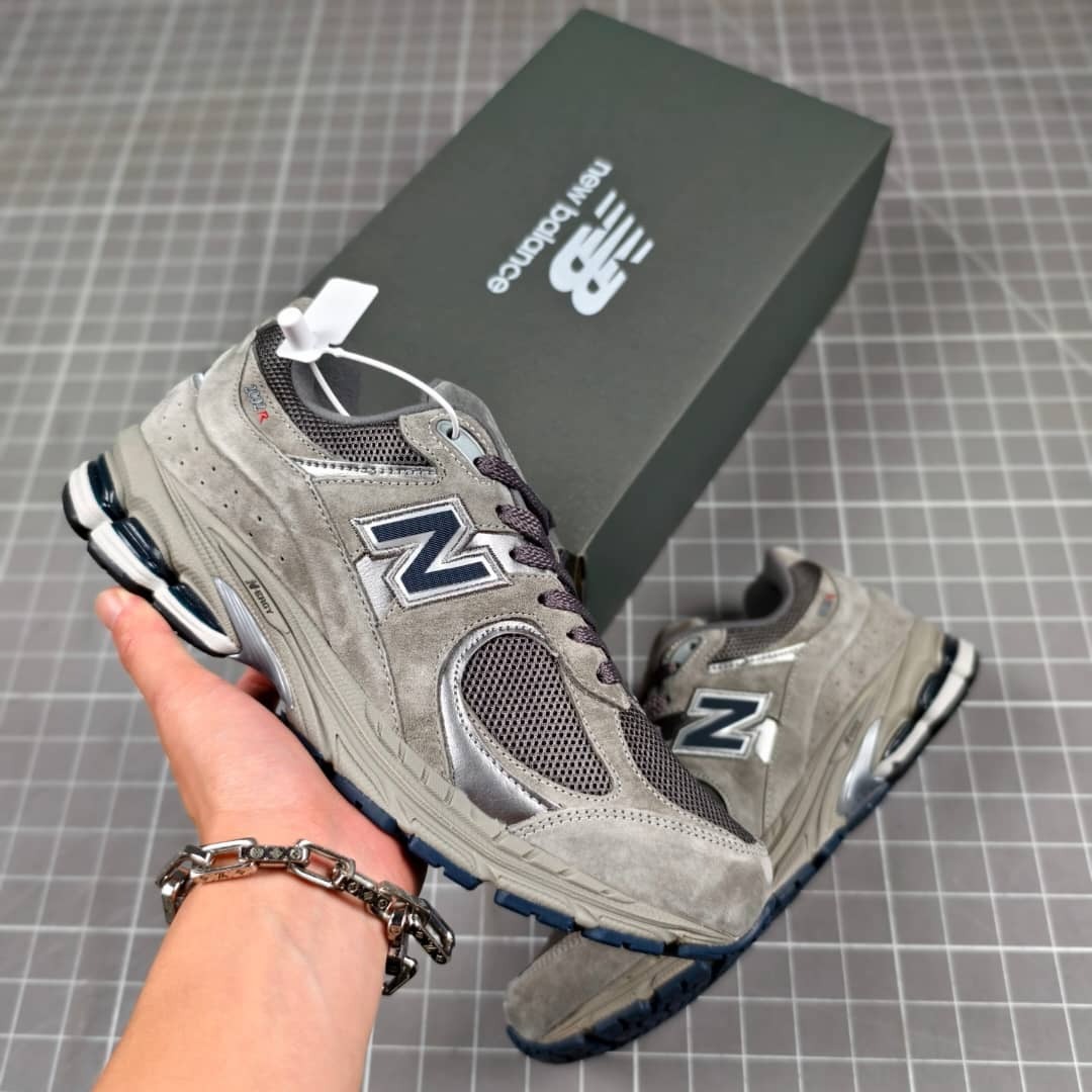 New Balance 2002R OG 'Light Grey', Men's Fashion, Footwear, Sneakers on ...