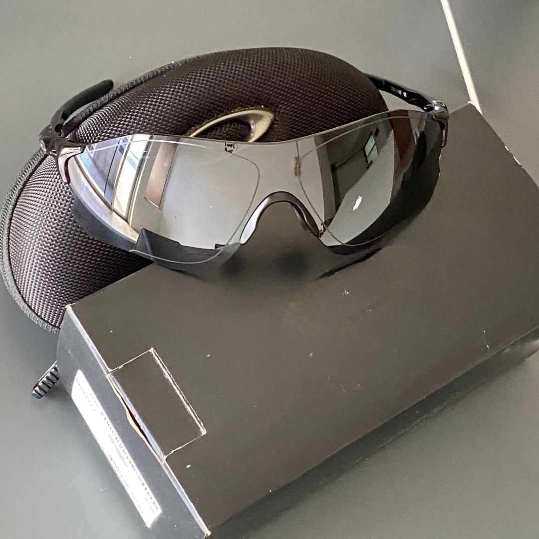 OAKLEY EVZERO path A, Men's Fashion, Watches & Accessories, Sunglasses ...