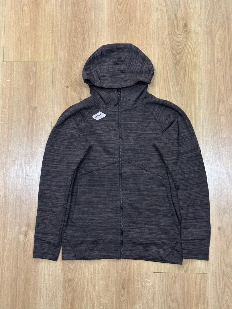 Oakley Flexible Jacket, Men's Fashion, Activewear on Carousell