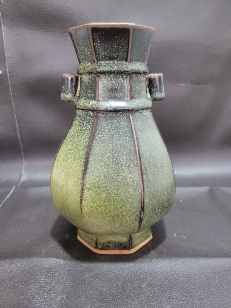 celadon glaze Octagonal Vase with tubular handles, Hobbies & Toys ...