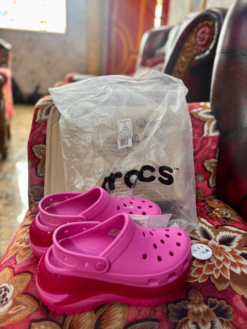 Crocs Classic Bae Clog Sandal wanita Crocs classic Bae Clog platform ...