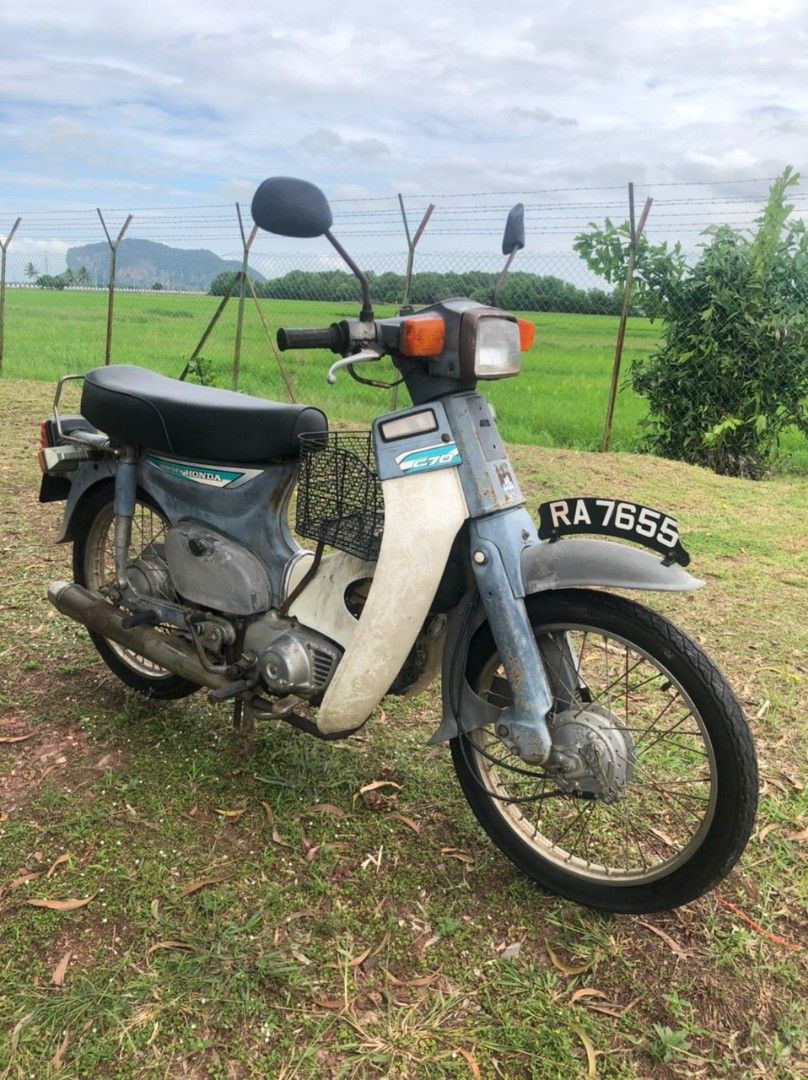 Honda C70 / Honda petak, Motorbikes on Carousell