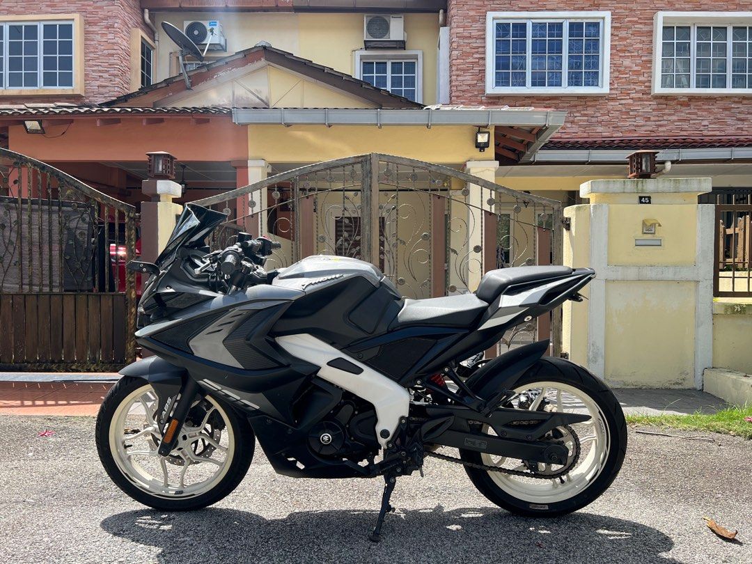 Modenas Pulsar RS200 2021, Motorbikes on Carousell