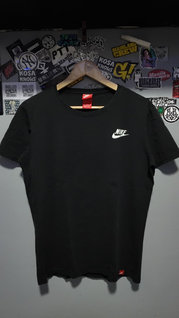 NIKE RED TAG, Men's Fashion, Tops & Sets, Tshirts & Polo Shirts on ...