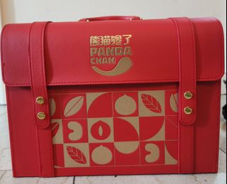 Panda chan gift box, Food & Drinks, Gift Baskets & Hampers on Carousell