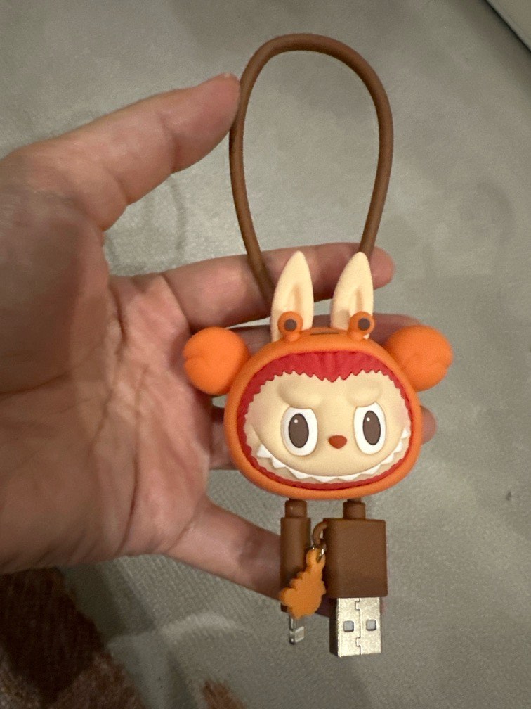 POPMART LABUBU CHARGER, Elektronik, Lainnya di Carousell