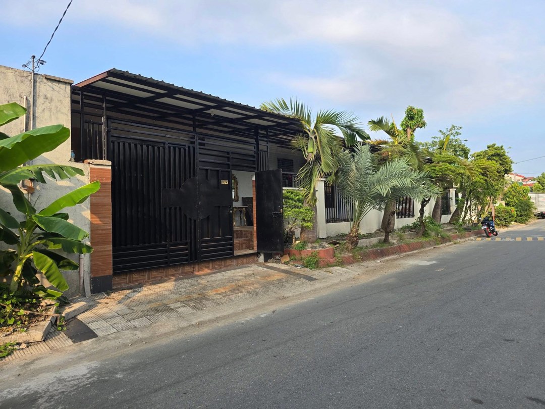 RARE CORNER LOT SIZE LAS PINAS HOUSE FOR SALE STERLING SUBD NEAR PHILAM ...