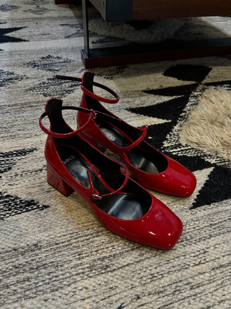 Red Mango Heels, Women's Fashion, Footwear, Heels on Carousell