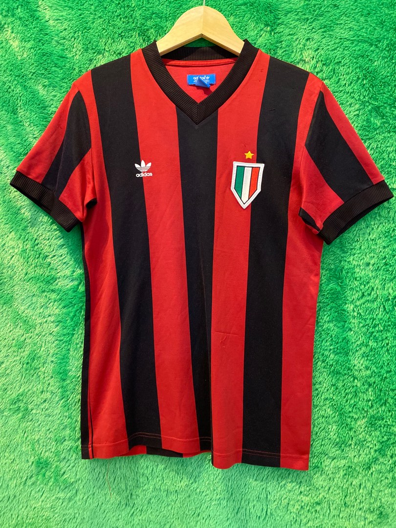 Retro AC Milan Template, Fesyen Pria, Pakaian , Atasan di Carousell